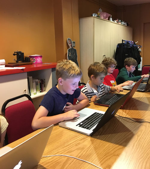 boys-coding – Codingbug