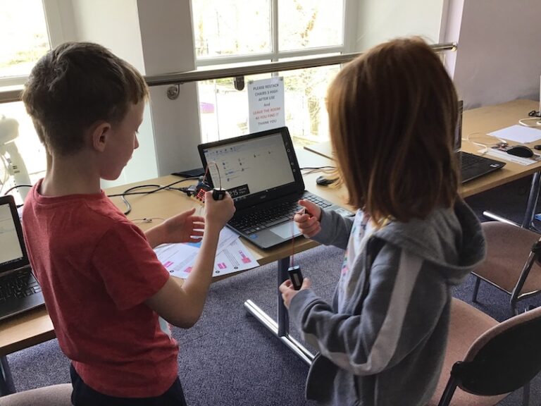 Scratch with the micro:bit – Codingbug